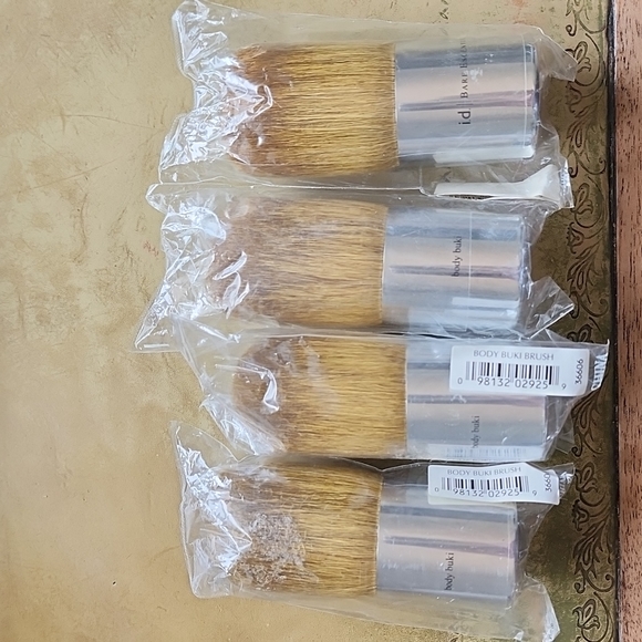 Bare Escentuals | Makeup | 4 New Bare Essentials Body Buki Brushes ...